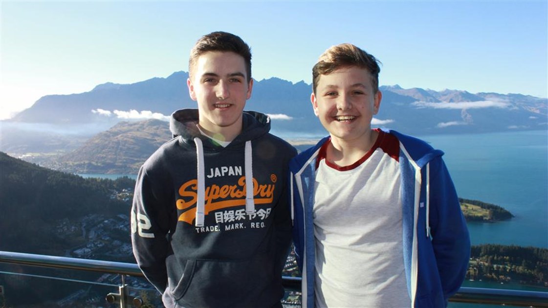 Scott Whiteside is fundraising for Young Lives vs Cancer