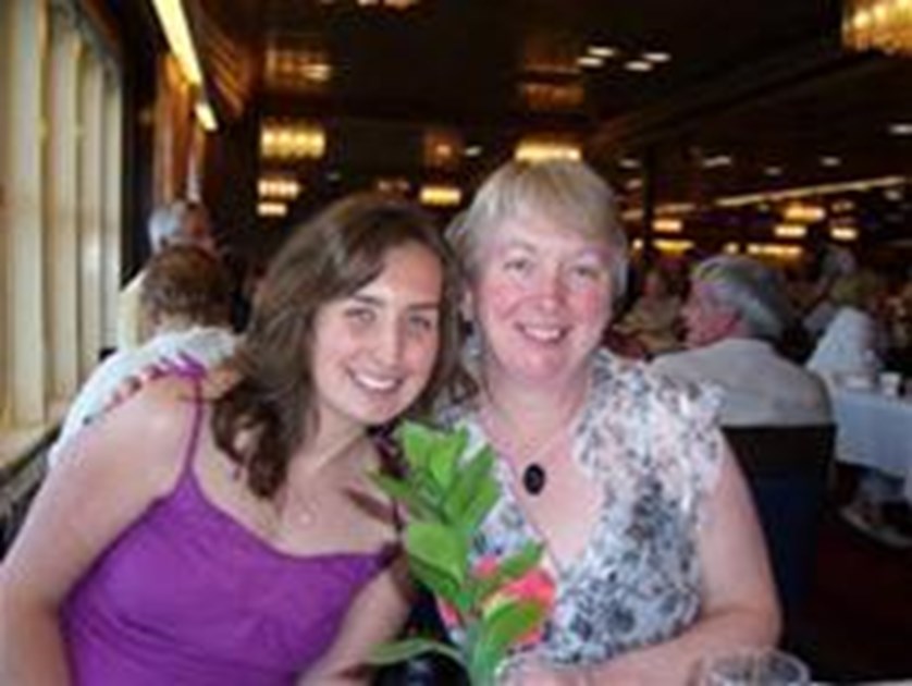 Helen Hatton is fundraising for Cancer Research UK