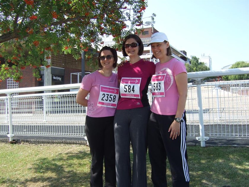 Lisa Grayson is fundraising for Cancer Research UK
