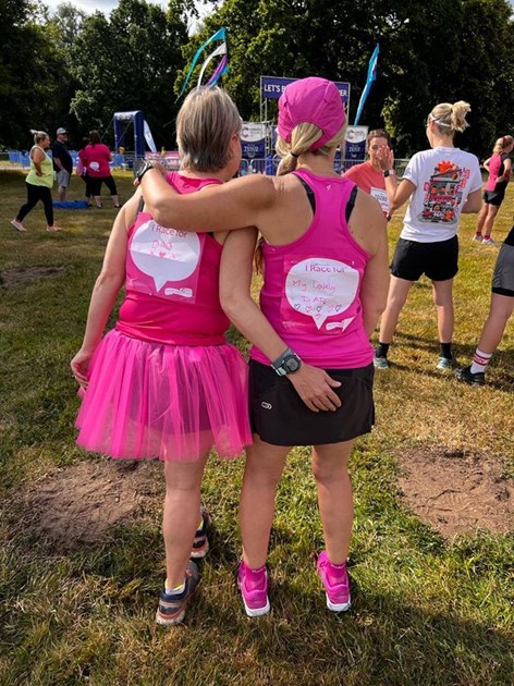 kelly l chapman is fundraising for Cancer Research UK