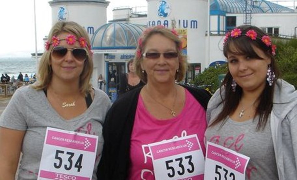 Sarah Cruz is fundraising for Cancer Research UK
