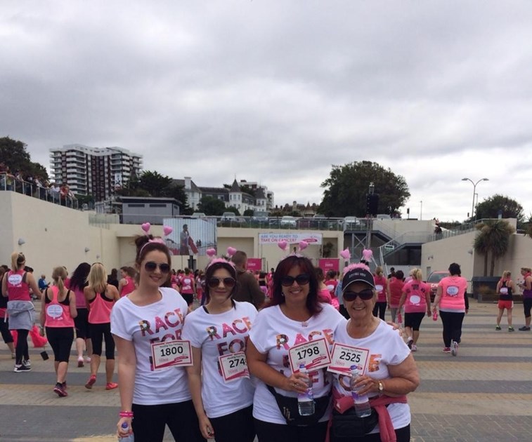 Lisa Pierson is fundraising for Cancer Research UK