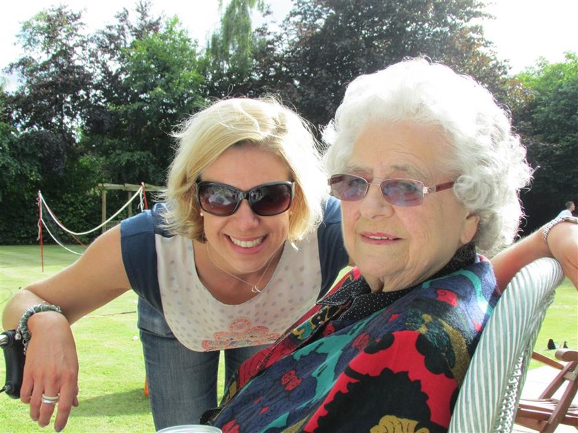 Anna Marriott is fundraising for Cancer Research UK