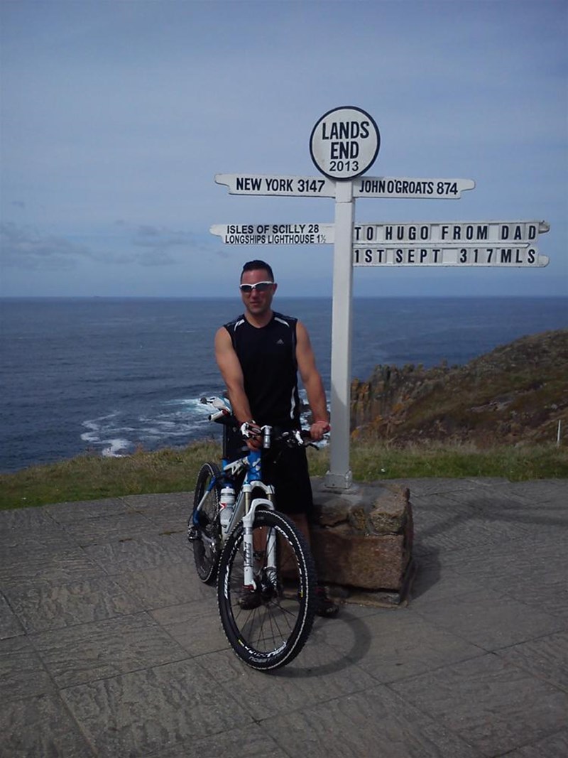 Stephen Rossiter is fundraising for Cancer Research UK