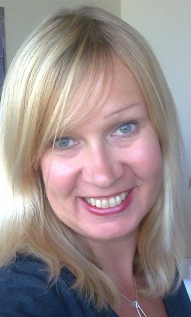 Alison Sharkey is fundraising for Iain Rennie Hospice At Home