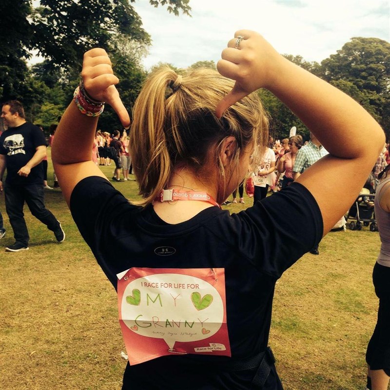 Anna Mcintyre Is Fundraising For Cancer Research Uk