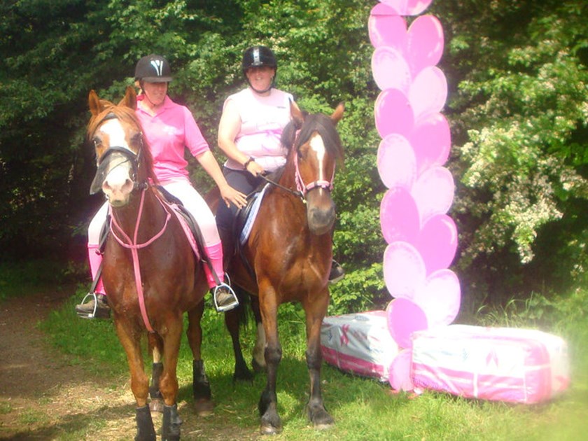 julie sinclair is fundraising for Cancer Research UK