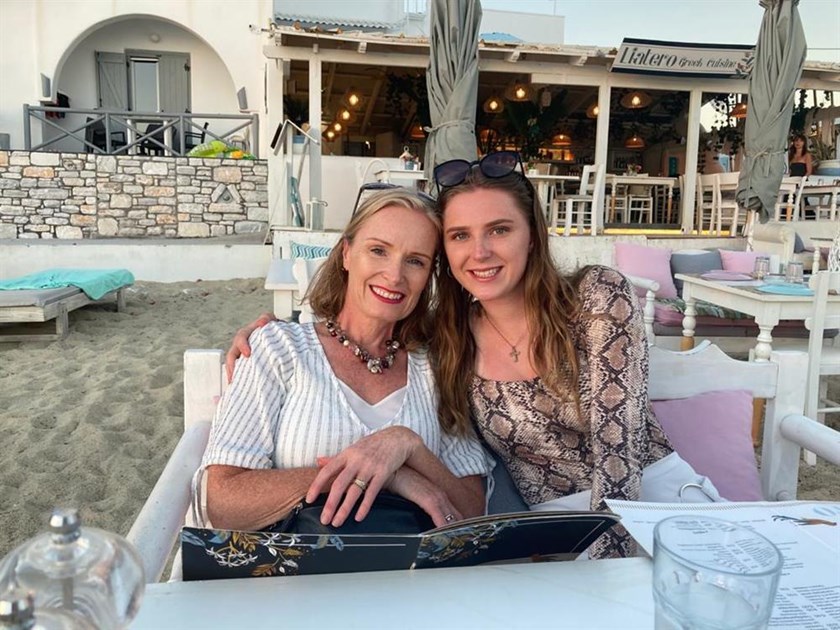 EMILY SOANES is fundraising for Cancer Research UK