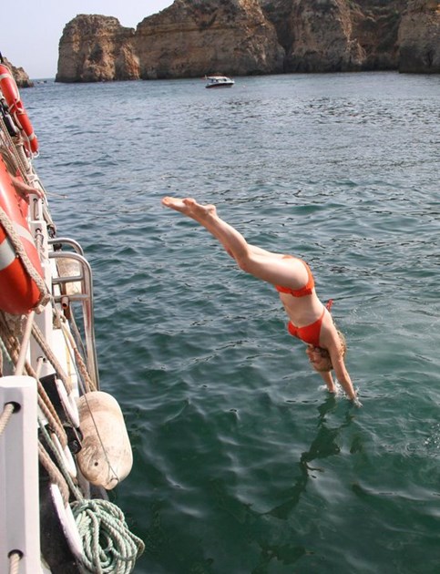 Polly Rowe Is Fundraising For Cancer Research Uk