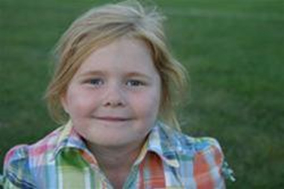 Lucy Shuttleworth is fundraising for Cancer Research UK