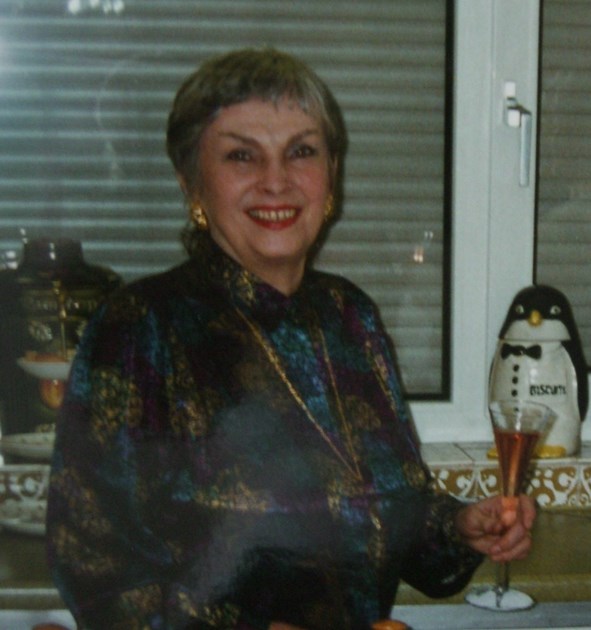 Carol Giles is fundraising for Alzheimer's Society
