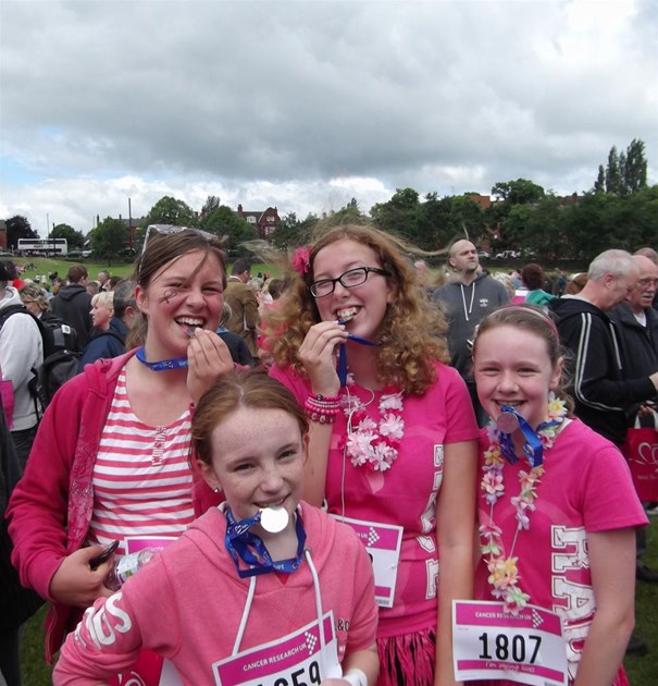 Melanie Dowd is fundraising for Cancer Research UK