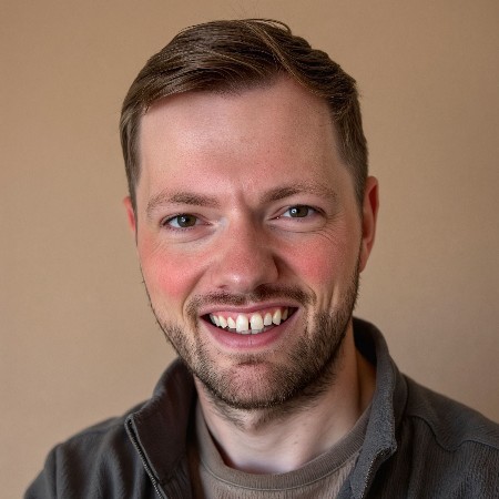 Benjamin Hunter is fundraising for Simba Charity