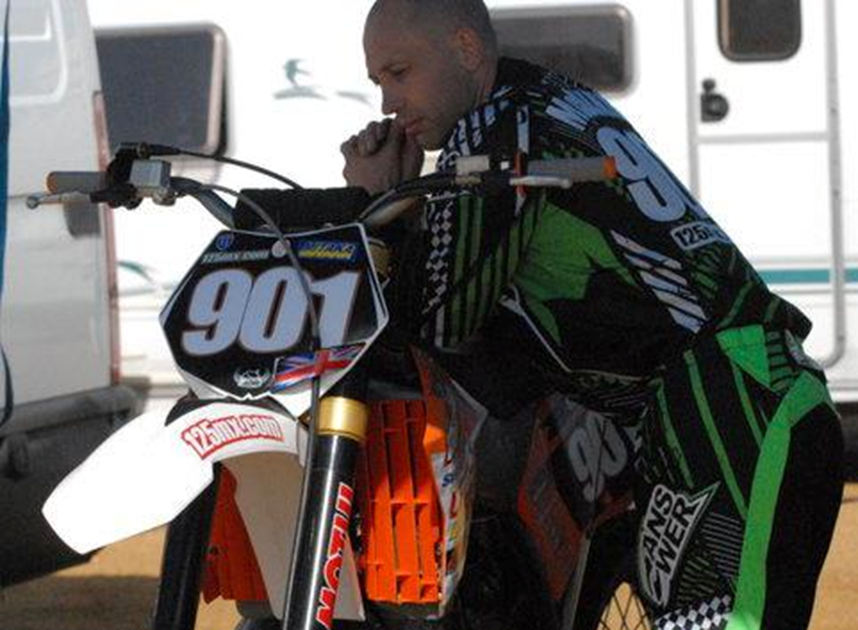 Mark McDonnell is fundraising for Cancer Research UK