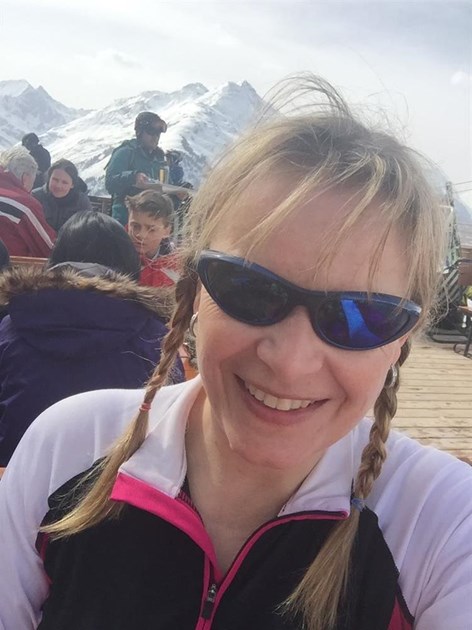 Caroline Simpson is fundraising for Cancer Research UK