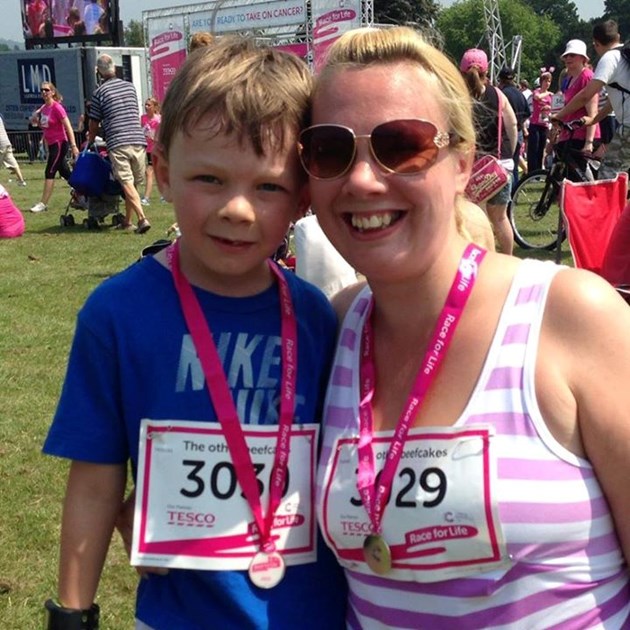 Donna Booth is fundraising for Cancer Research UK