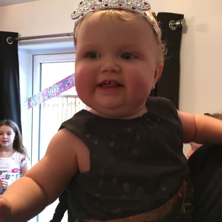 Darren Richens is fundraising for Muir Maxwell Trust