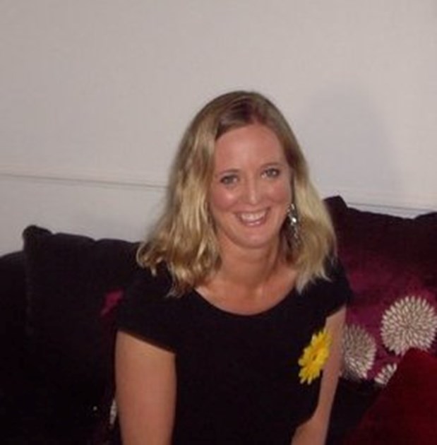 Sarah Lewis is fundraising for Cancer Research UK