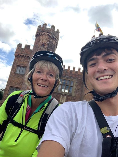 Robin Loo is fundraising for Bowel Cancer UK