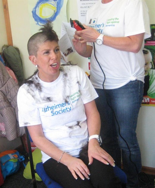 Lisa Mugridge is fundraising for Alzheimer's Society