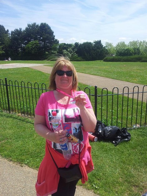 Victoria Munn is fundraising for Cancer Research UK