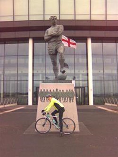 lisa pook is fundraising for Cancer Research UK