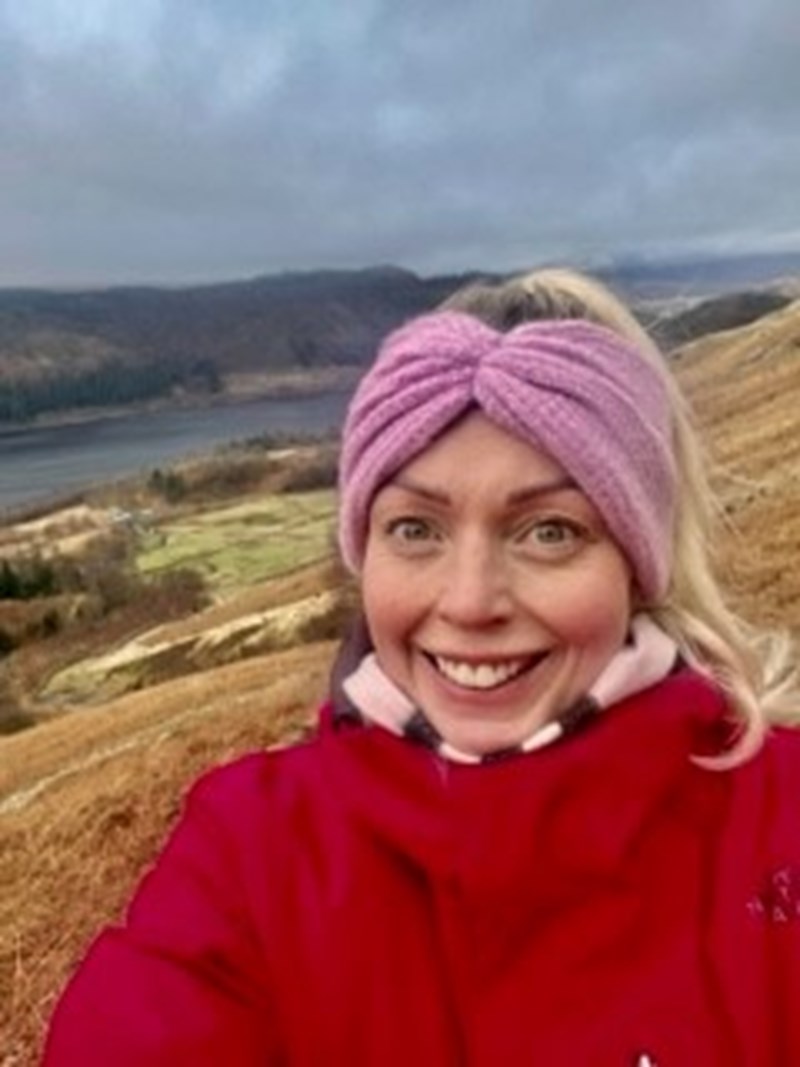 Amanda Farkas is fundraising for Age UK