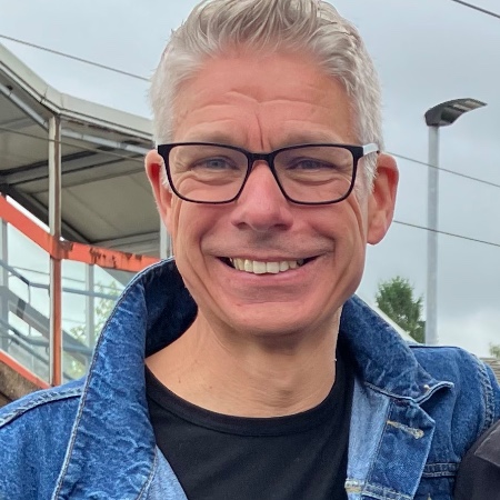 Nigel Sims is fundraising for Cancer Research UK