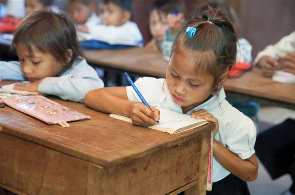 Alexandra Thacker is fundraising for UWS