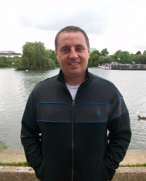 Stuart Thomson is fundraising for Cancer Research UK