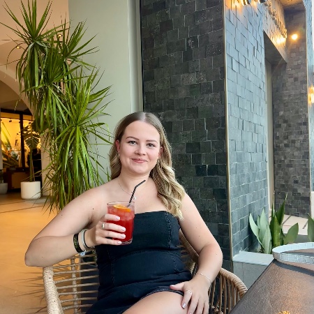 Chloe Toovey is fundraising for Macmillan Cancer Support