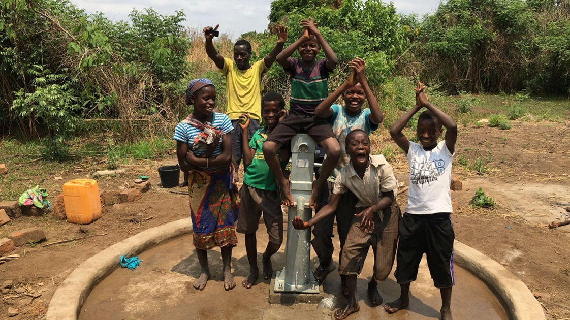 Jonathan Hartnell-Beavis is fundraising for Village Water