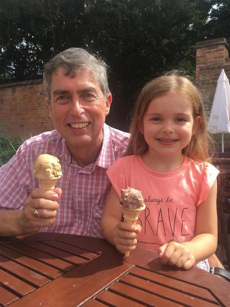 Simon Mellor is fundraising for Macmillan Cancer Support