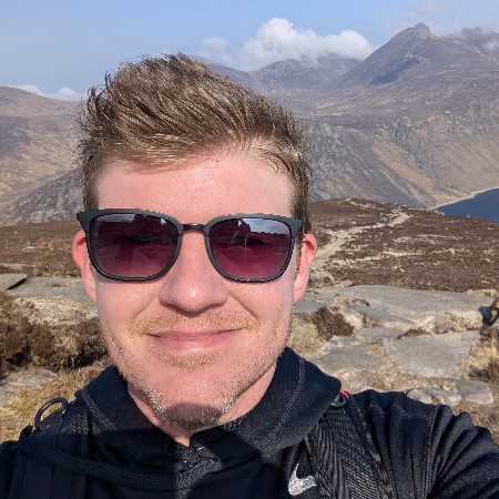 Graham Lyons is fundraising for Macmillan Cancer Support