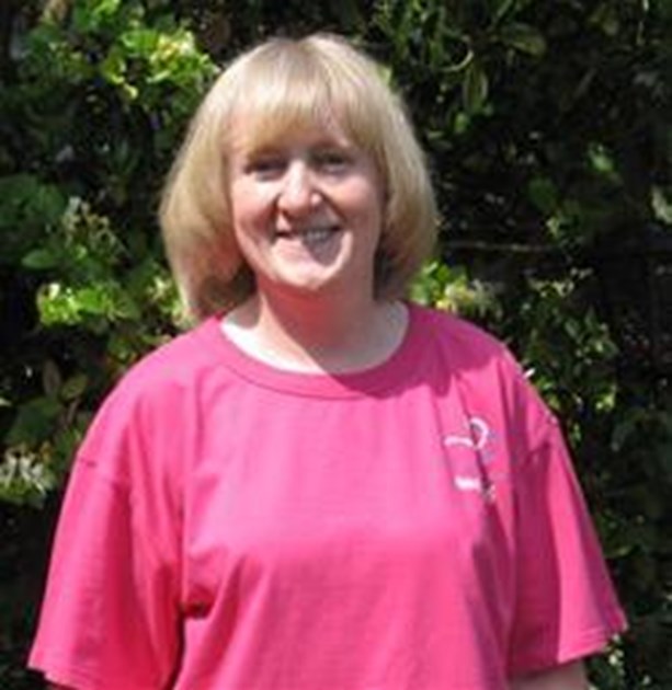 Deborah Tomlin is fundraising for Cancer Research UK