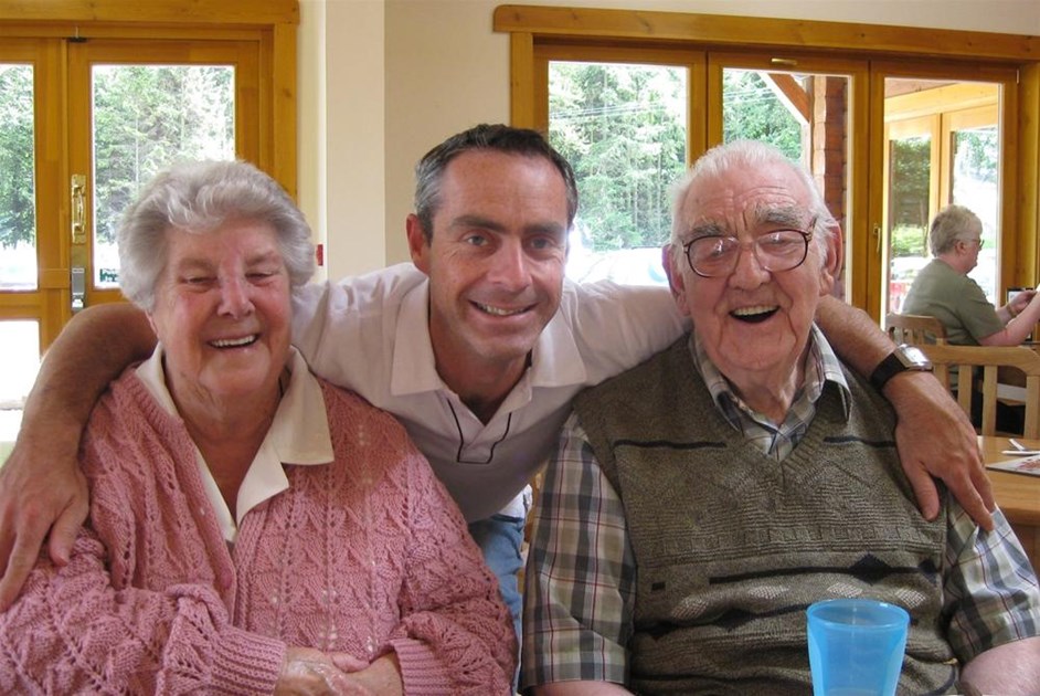 Alasdair Dewar is fundraising for Alzheimer Scotland