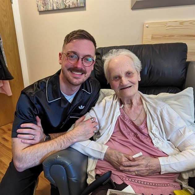 Grant Reid is fundraising for Alzheimer Scotland