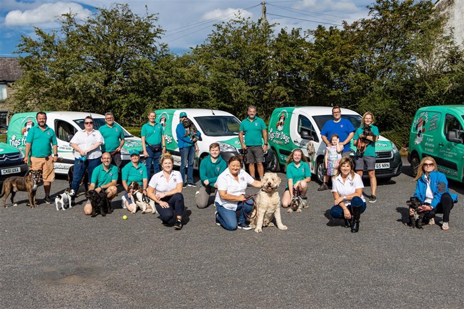 Digs for Dogs Team is fundraising for Dogs Trust