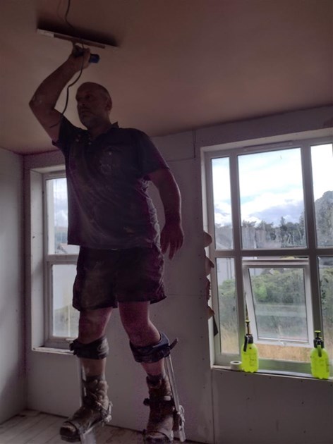 LLINOS JONES is fundraising for Bowel Cancer UK