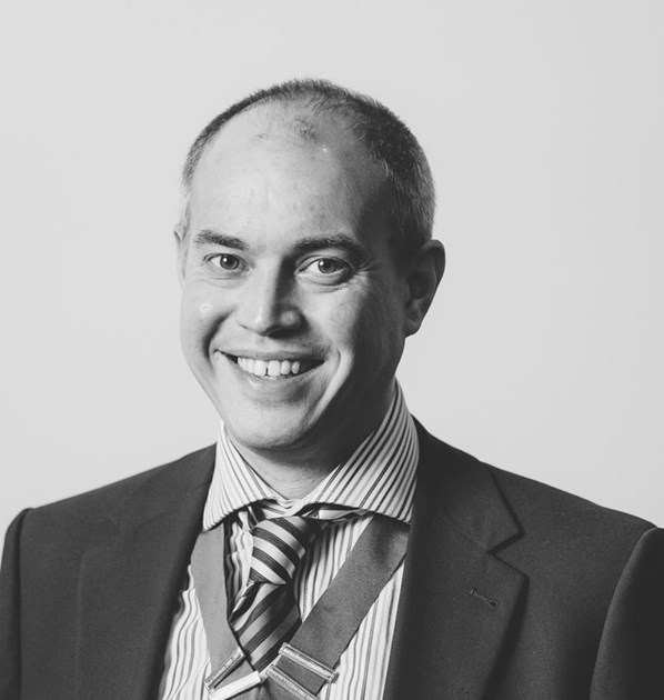 Simon Margetts is fundraising for Mind