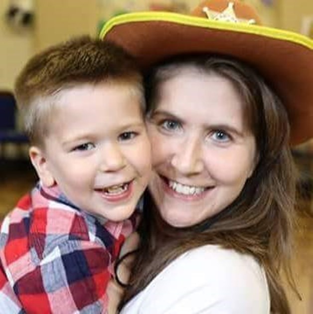 Victoria Molnar-Brown is fundraising for PSC - Support