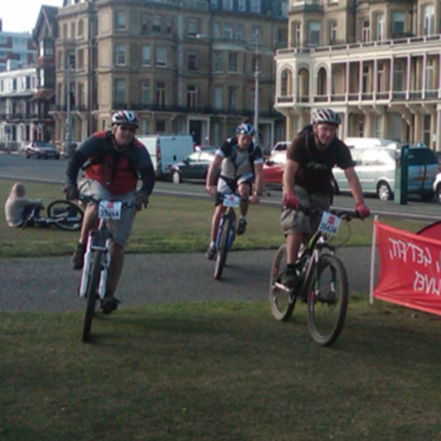 Andrew Warwick is fundraising for British Heart Foundation