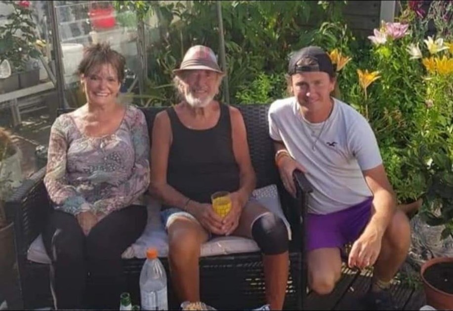 Kim Handley is fundraising for Cancer Research UK