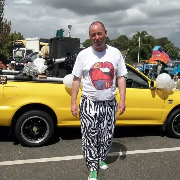 Barry gates is fundraising for Teenage Cancer Trust