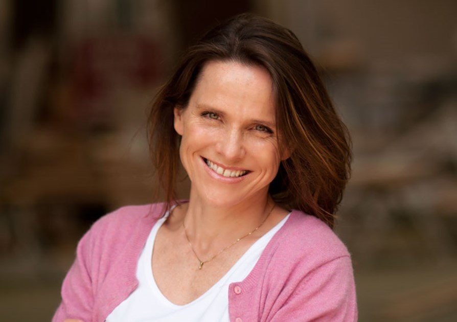 Tracy Donegan is fundraising for Cancer Research UK