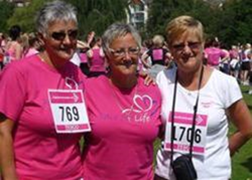 lesley pope is fundraising for Cancer Research UK
