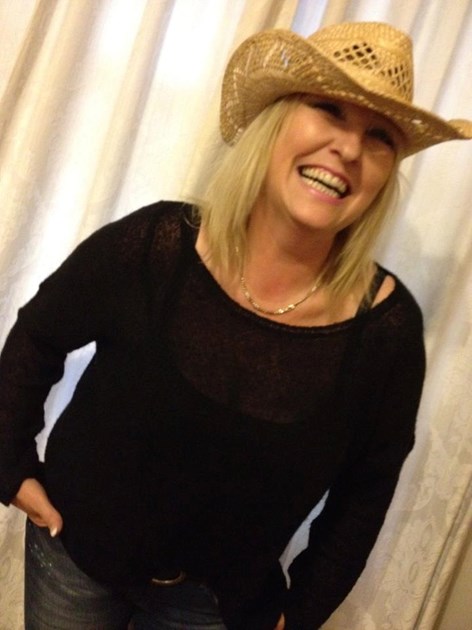 Nicky Riley is fundraising for The Rowans Hospice