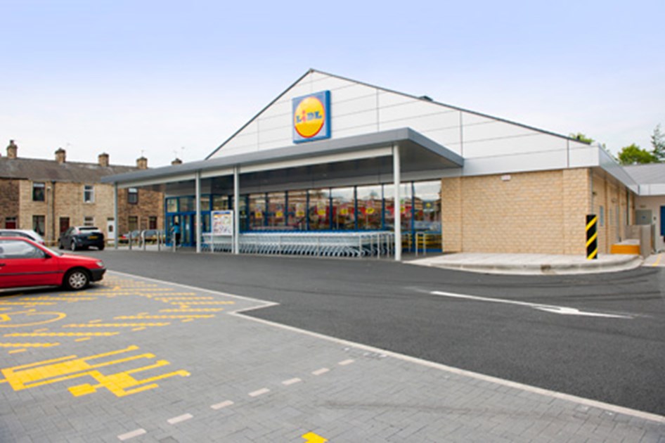 Jason Dymott is fundraising for Young Lives vs Cancer