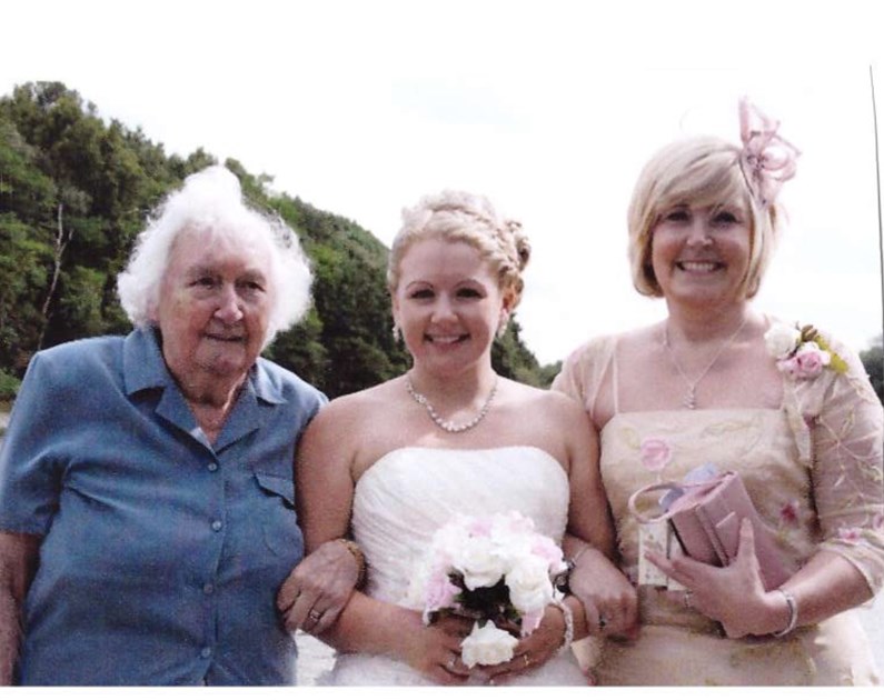 Danielle Hibberd is fundraising for Alzheimer's Society