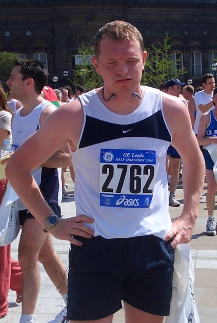 Andrew Cairns is fundraising for Macmillan Cancer Support